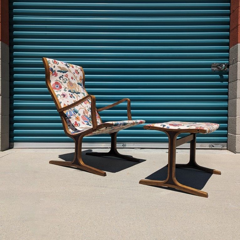 Vintage Mid Century Modern Lounge Armchair w/ Ottoman By Tendo Mokko for Sale in Phillips Ranch ...