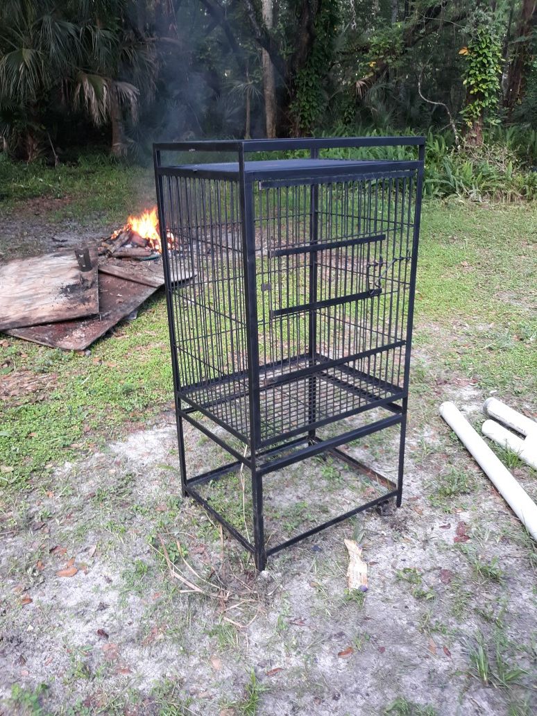 Bird cage for Sale in Hernando Beach, FL - OfferUp