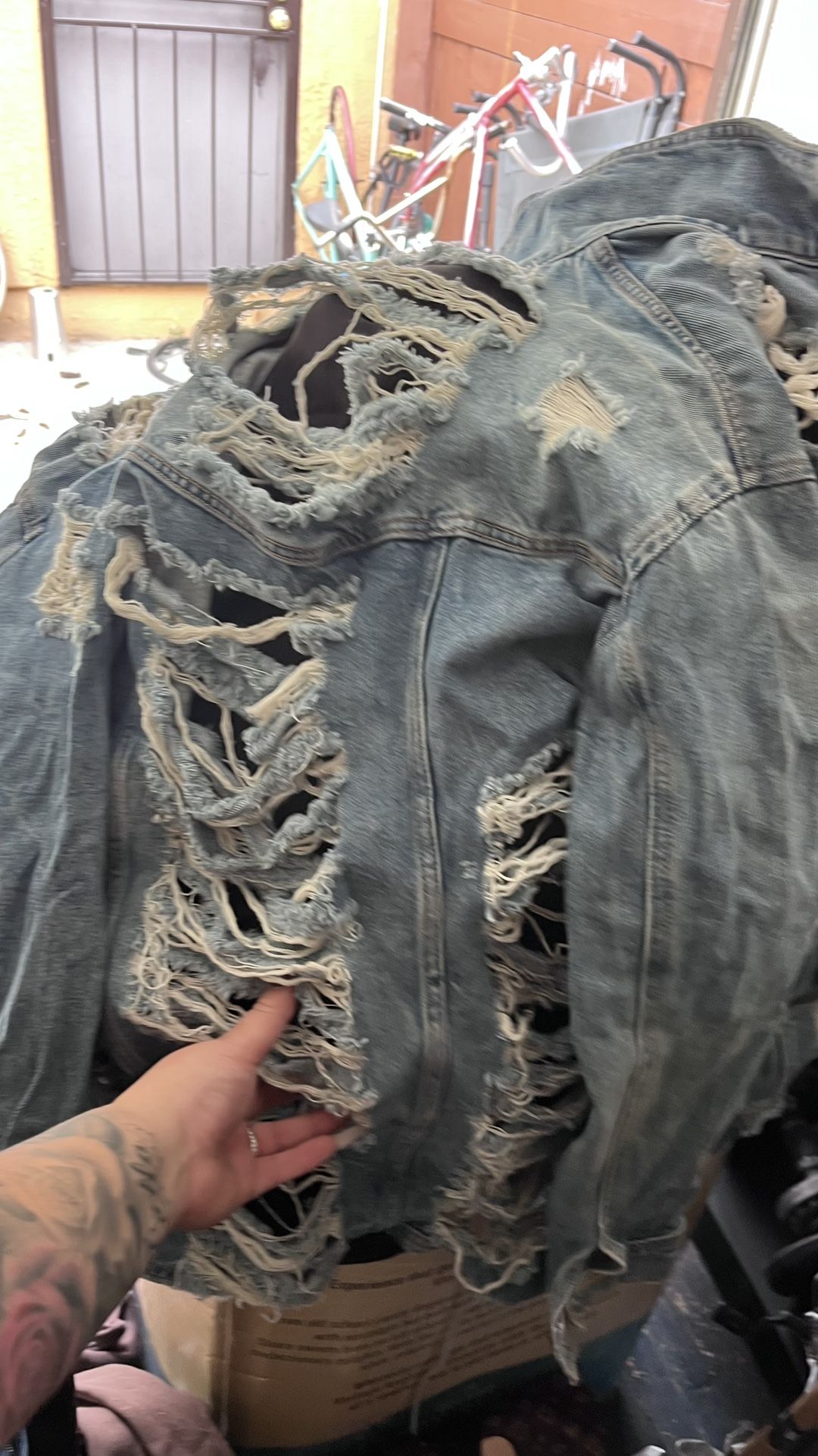 2x Womens Denim Jacket for Sale in Riverside, CA - OfferUp