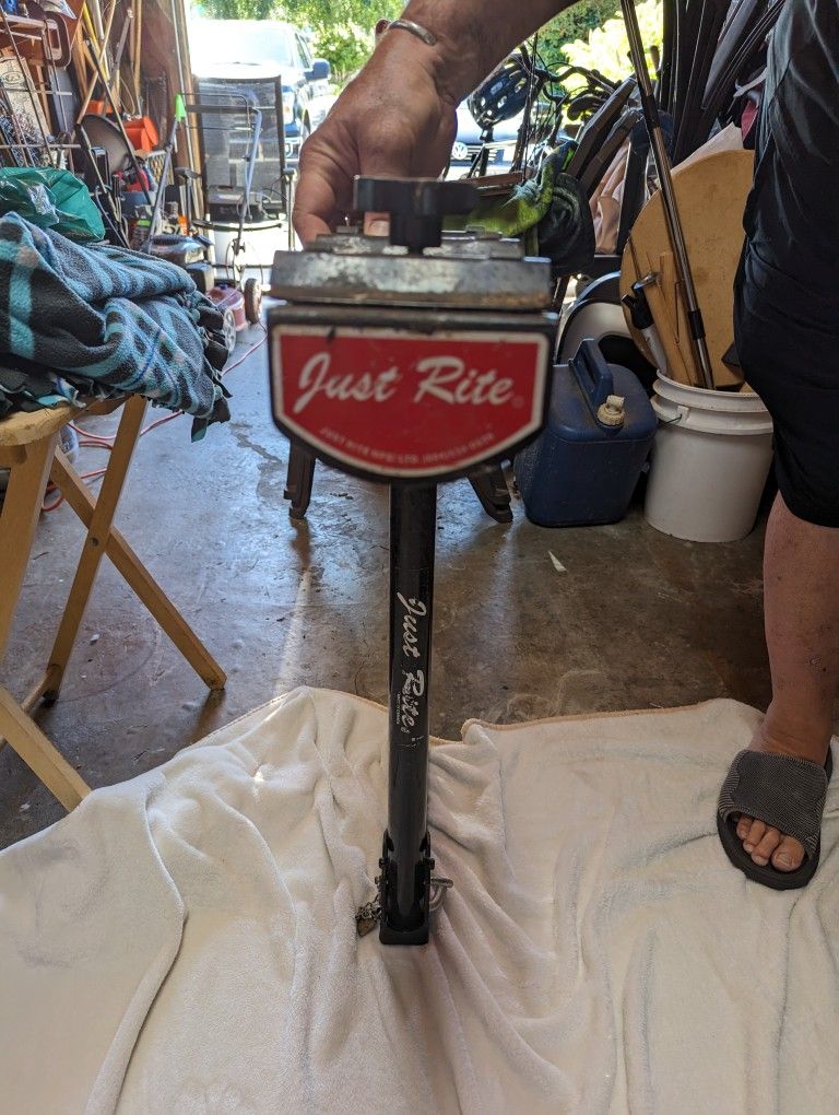 3 BIKE RACK: JUST RITE TRAILER HITCH for Sale in Tacoma, WA - OfferUp