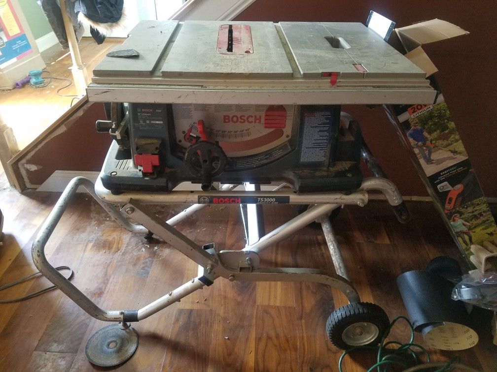 BOSCH TS3000 gravity rise table saw for Sale in Pickerington, OH - OfferUp