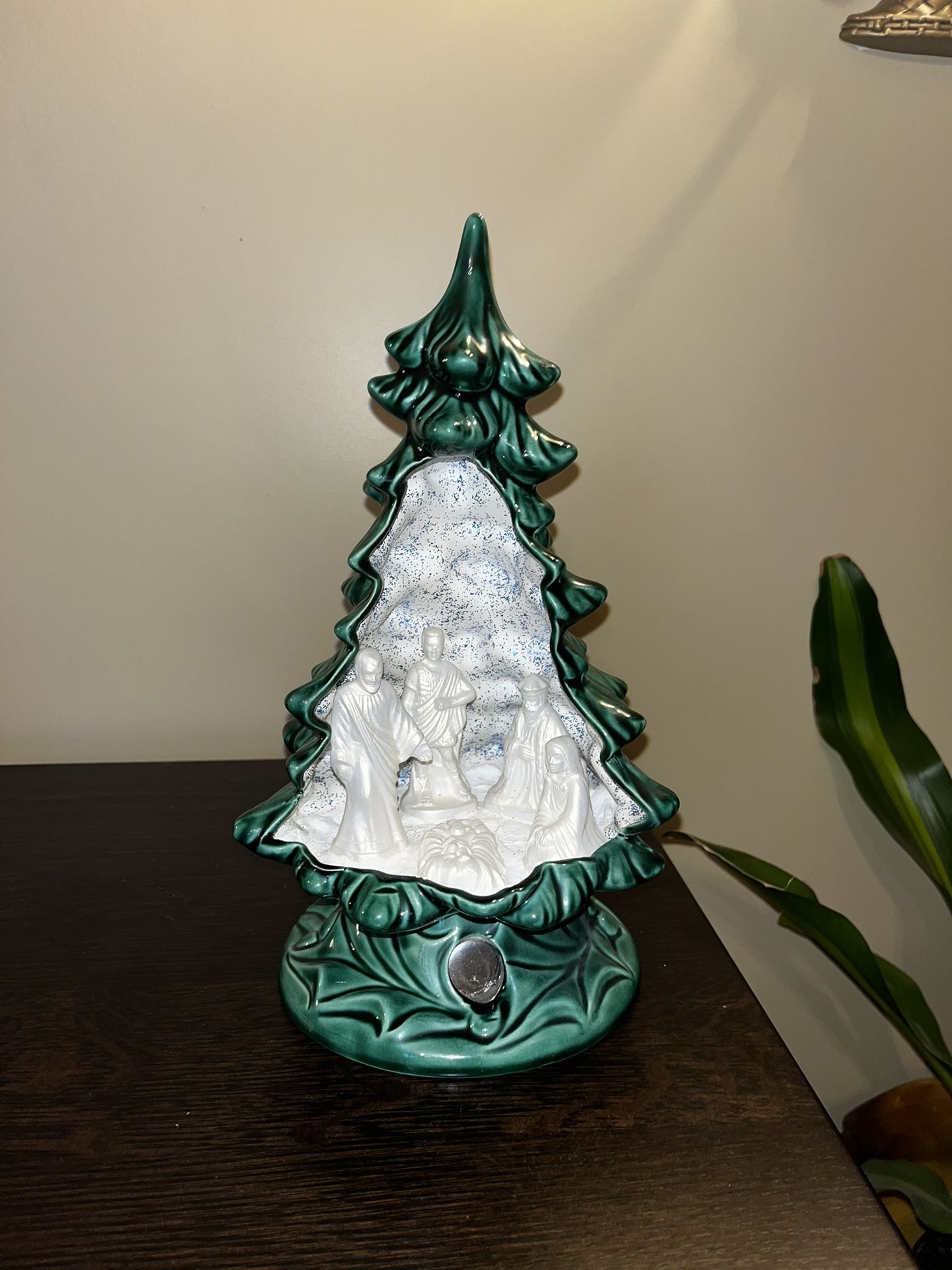 Vintage Ceramic Christmas Nativity Tree Diorama Holland Mold for Sale ...