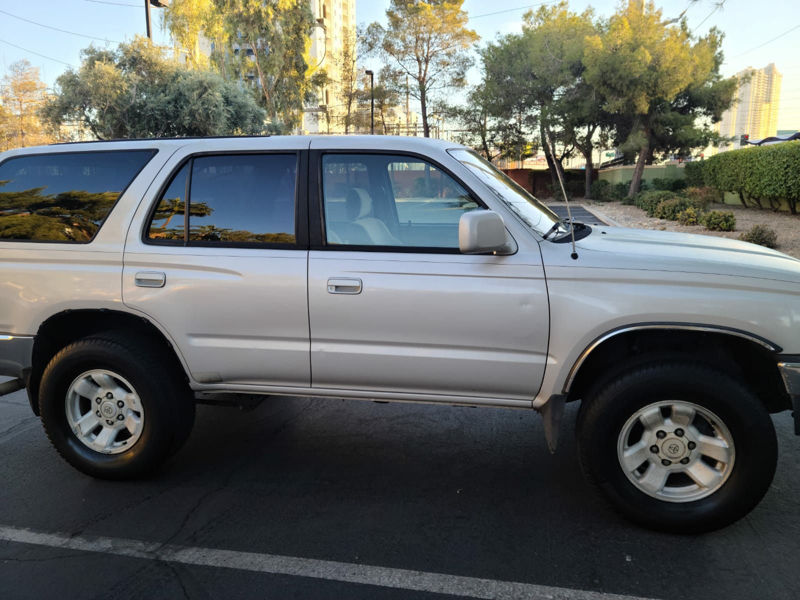1999 Toyota 4Runner SR5 2WD for Sale in Las Vegas, NV - OfferUp