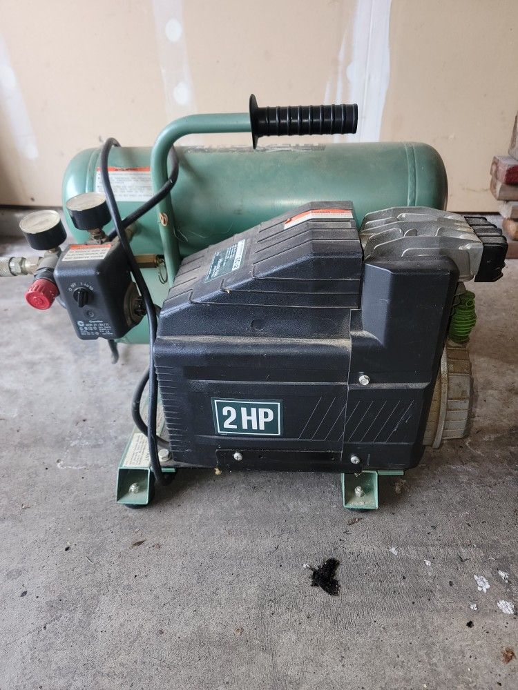 Hitachi Twin Tank Air Compressor for Sale in Sumner, WA - OfferUp