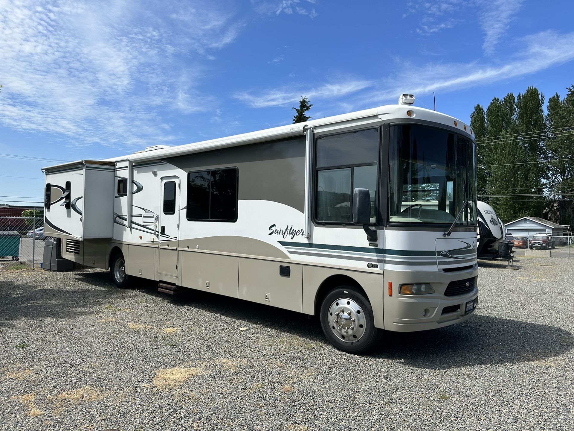 2003 Itasca Sunflyer for Sale in Tacoma, WA - OfferUp