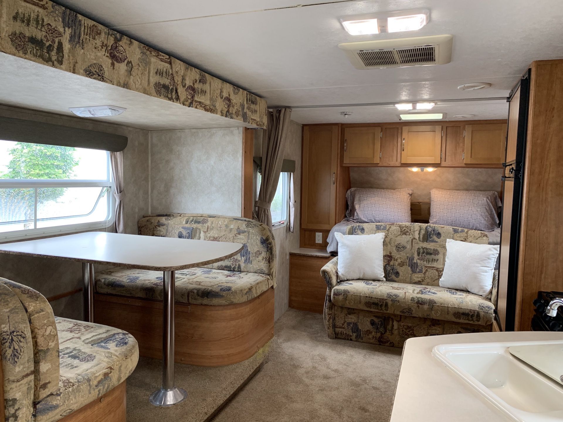 2004 24ft keystone zeppelin 2 travel trailer with slide for Sale in ...