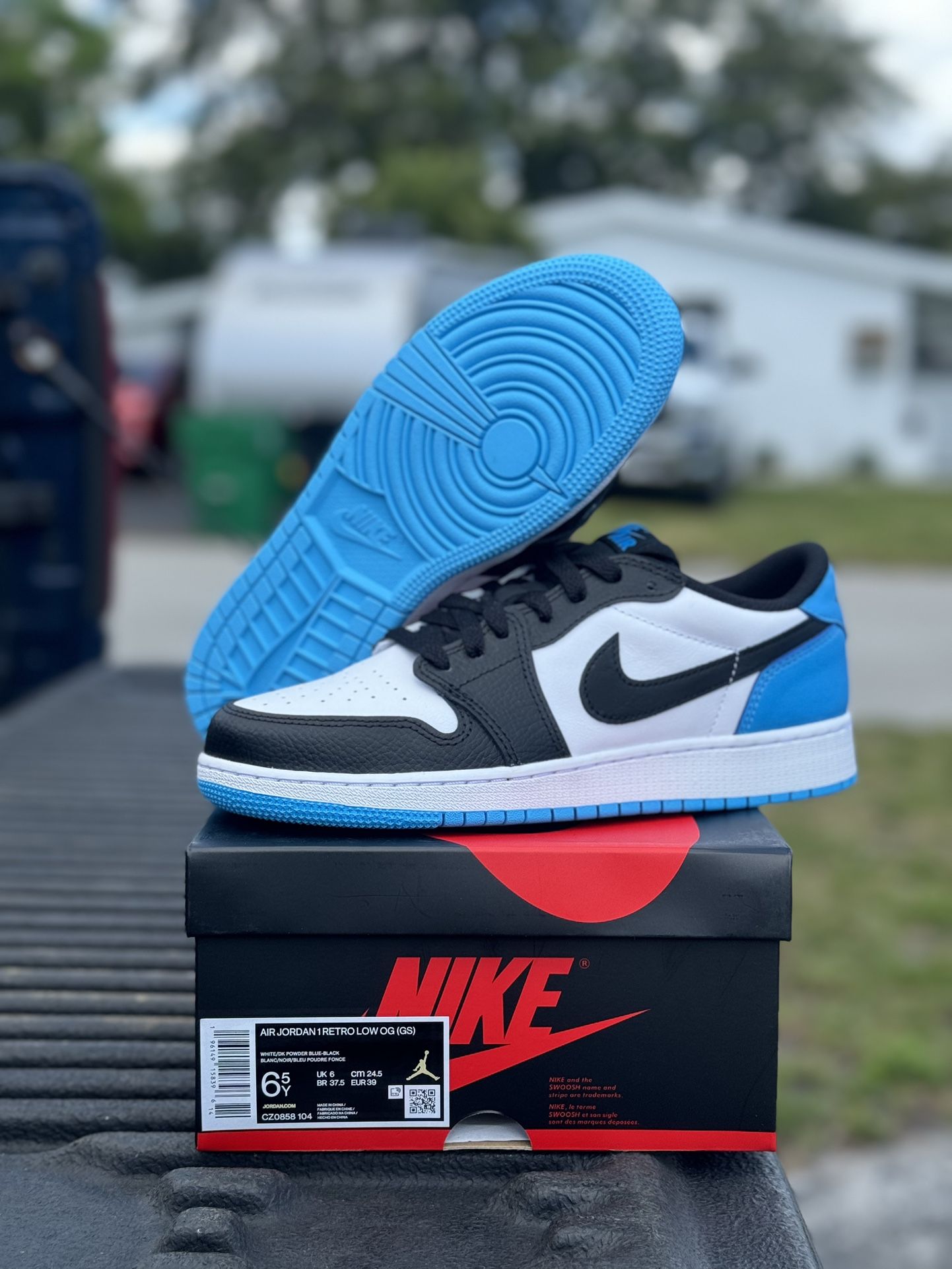 Nike Air Jordan 1 Retro Low OG GS UNC size 6.5Y Black Powder Blue AJ1 ...