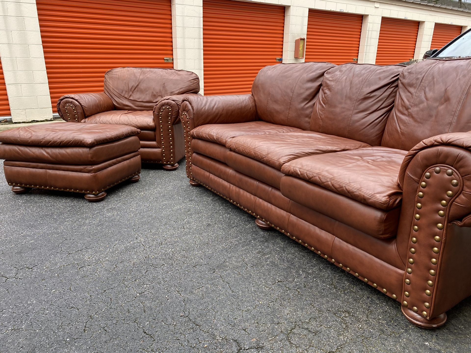 Real leather couch set with sleeper for Sale in Atlanta, GA - OfferUp