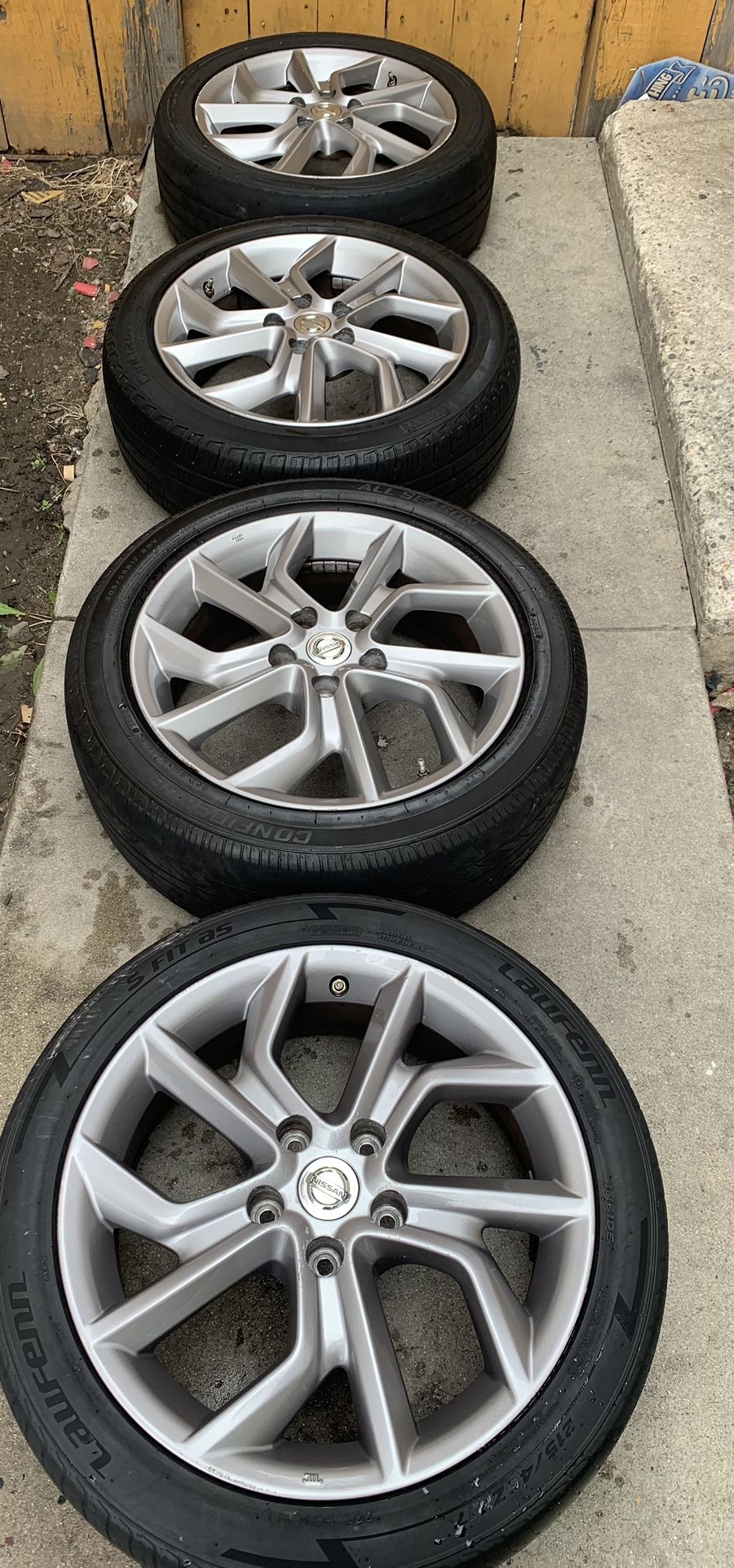 17” Nissan Wheel Set for Sale in Pico Rivera, CA - OfferUp