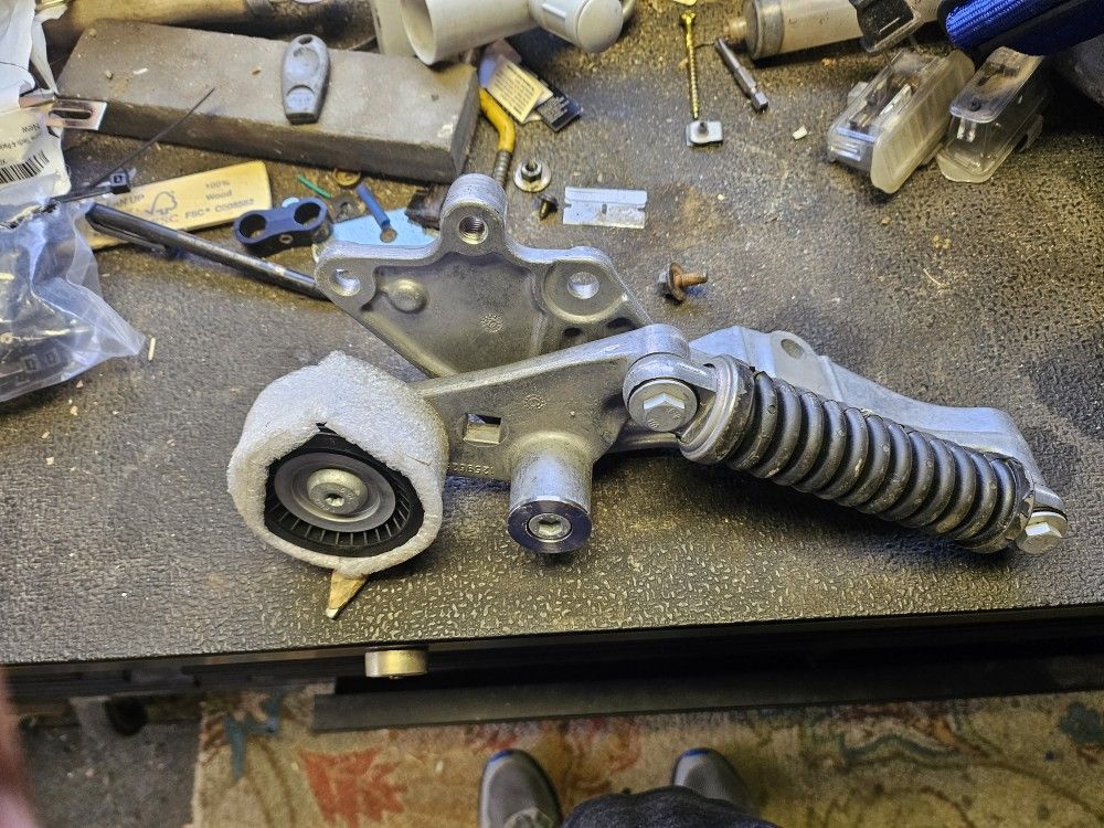 Serpentine Belt Tensioner Chevrolet Impala 5.3 Ss for Sale in Whittier, CA - OfferUp