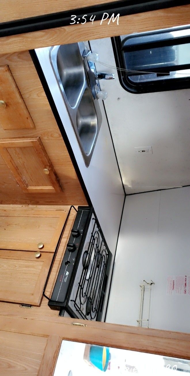 98 Fun Chaser Toy Hauler $4500 for Sale in Bakersfield, CA - OfferUp