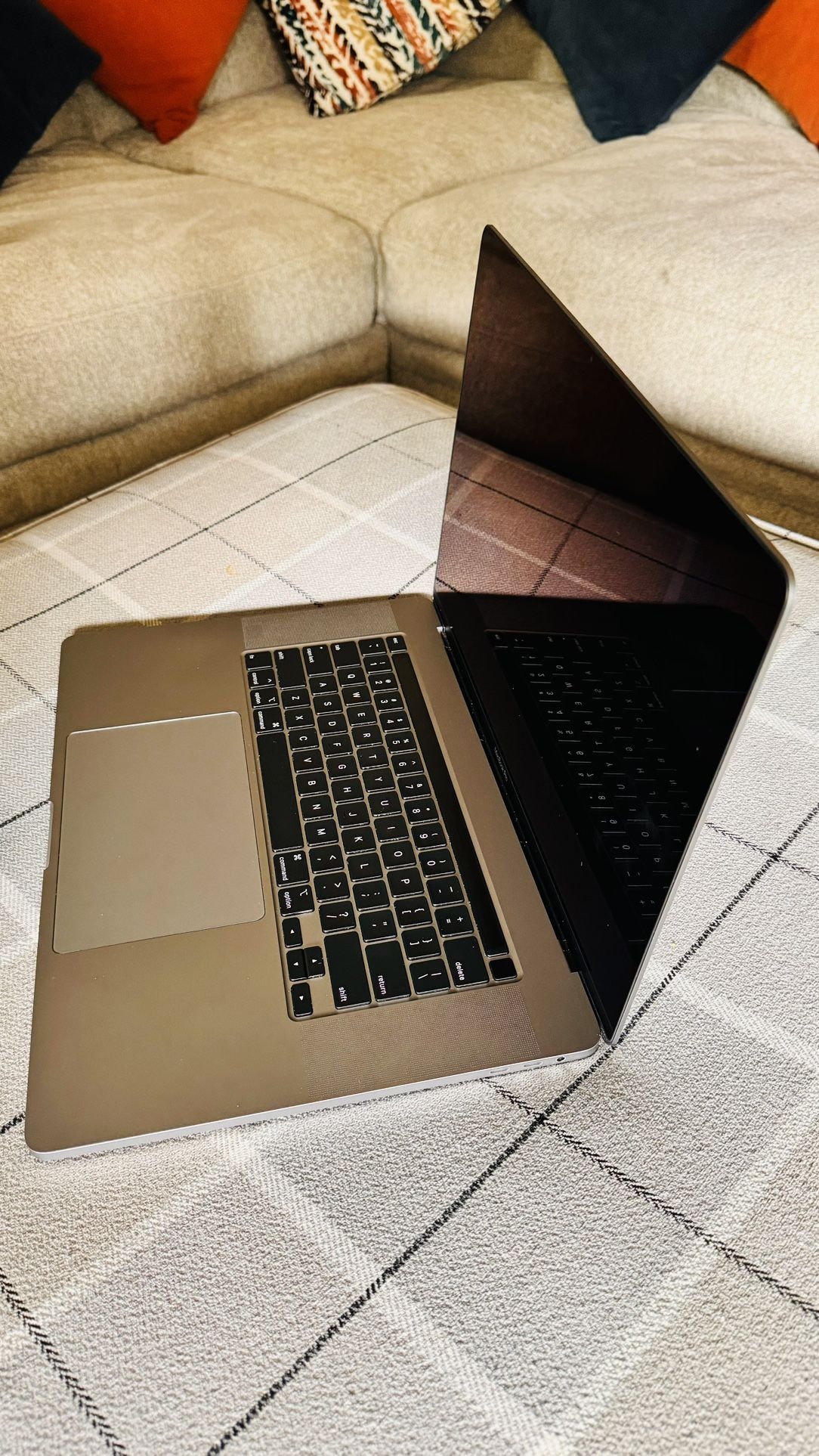 Apple MacBook Pro 16" (1000GB, Intel Core i9, 16GB RAM) Laptop for Sale ...