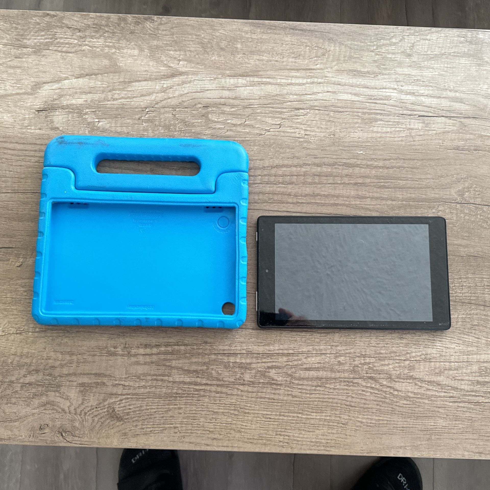 Amazon fire hd 8 6th generation + Blue Kid Bumper Case for Sale in ...