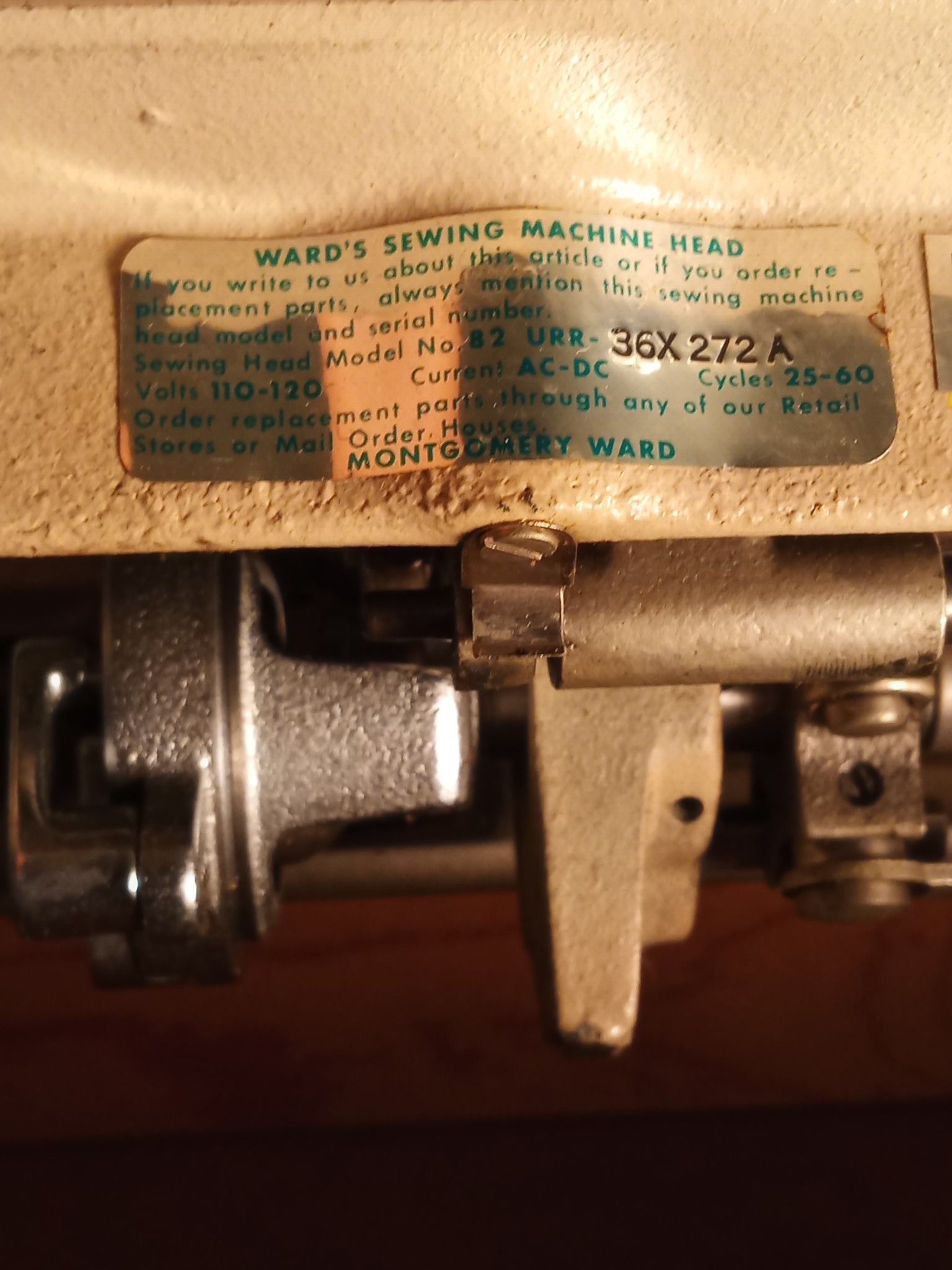 Vintage Montgomery Ward Sewing Machine Signature Deluxe Model R103 ...
