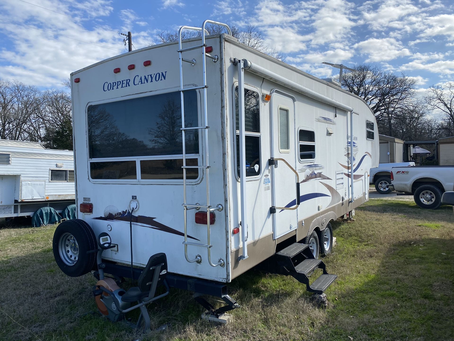 2007 keystone copper canyon 5th wheel for Sale in Quinlan, TX - OfferUp