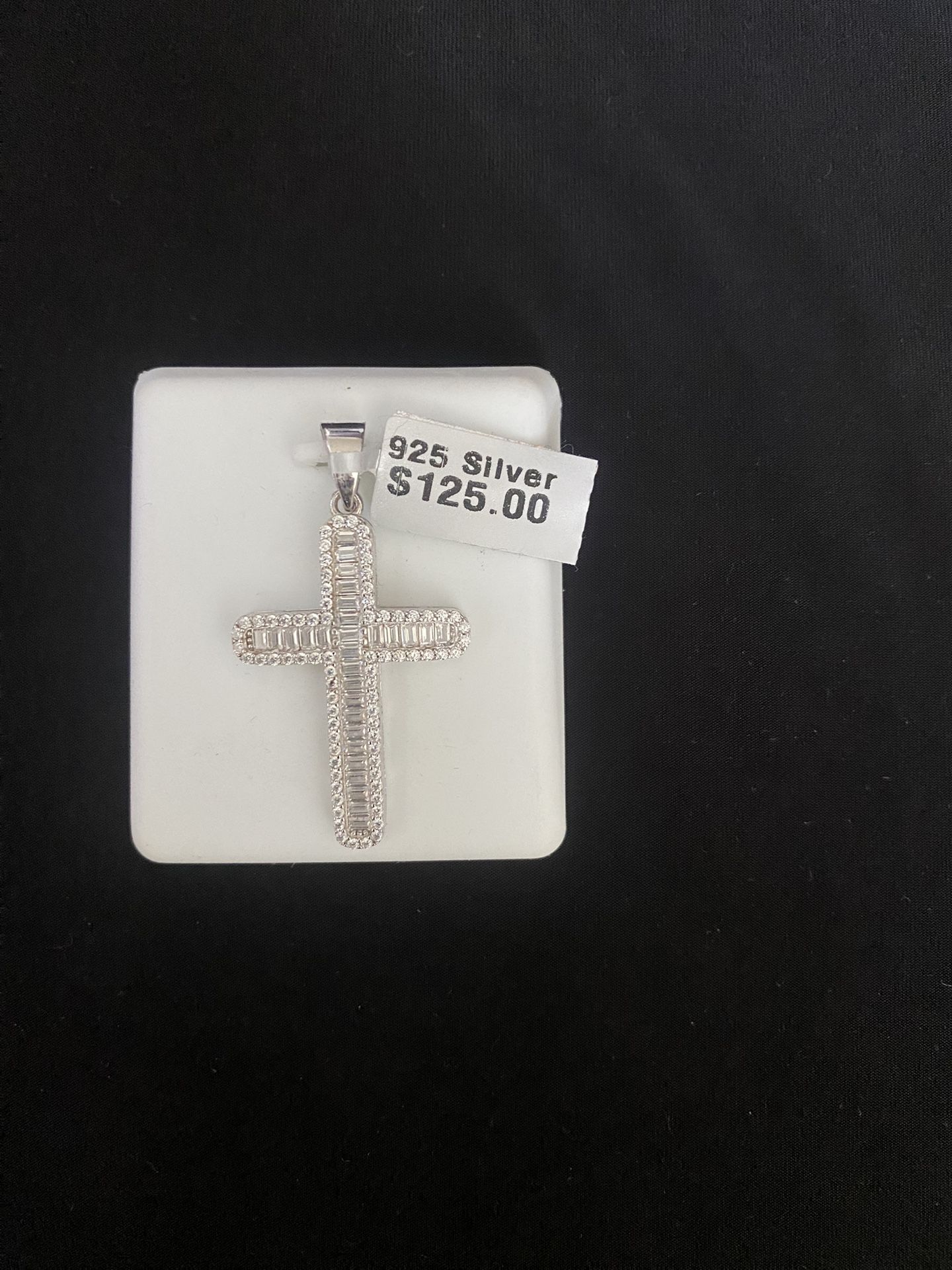 Silver Pendant Cross for Sale in Stockton, CA - OfferUp