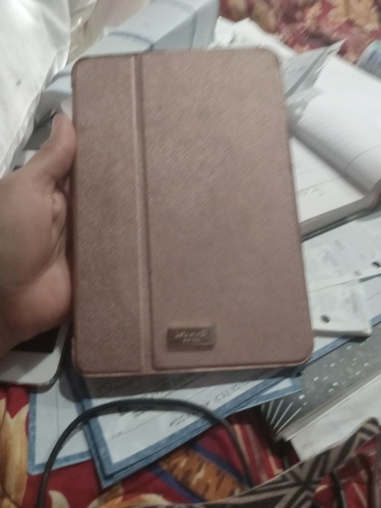 Tablet With Kate Spade Cover for Sale in El Monte, CA - OfferUp