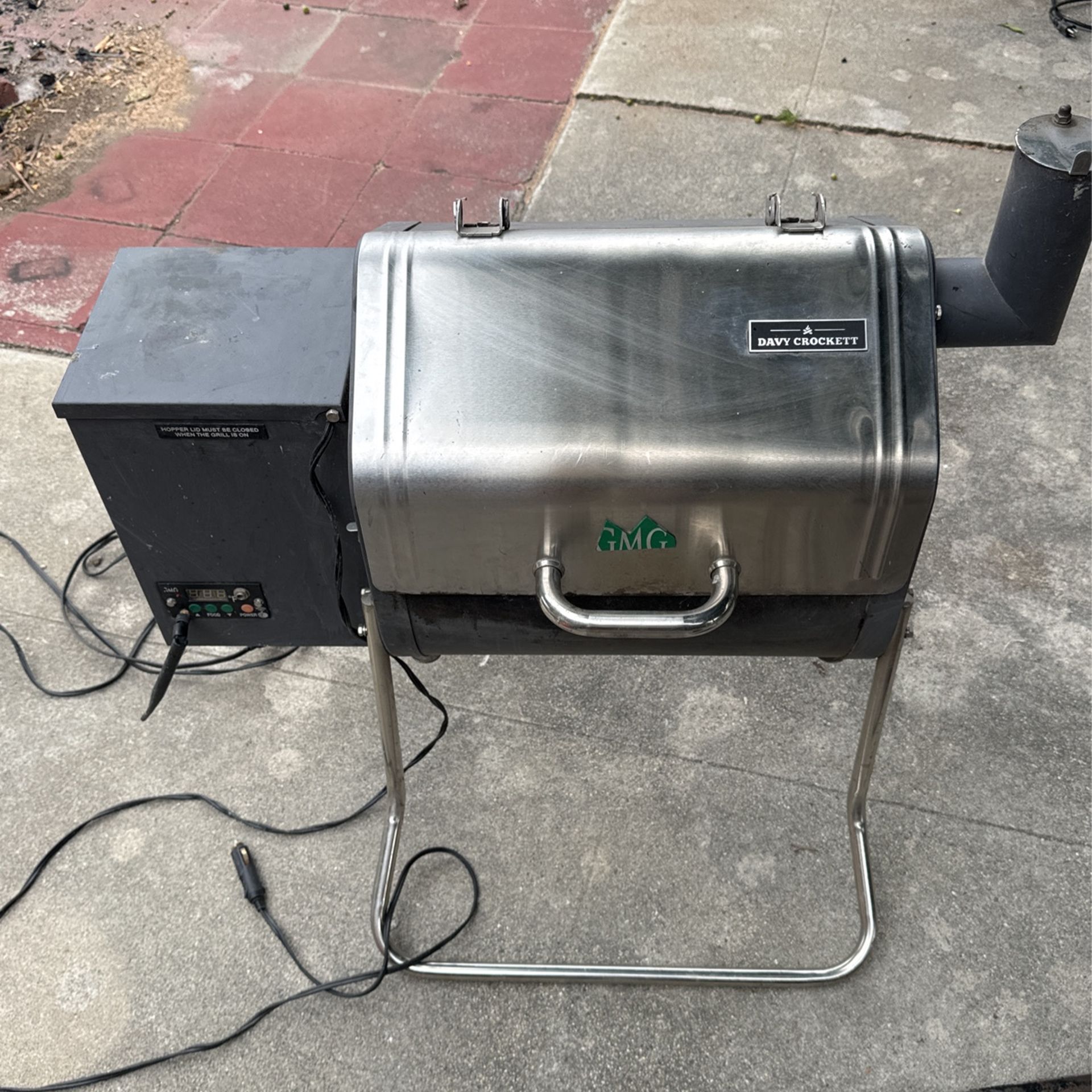 Portable Pellet Smoker GMG for Sale in Lake View Terrace, CA - OfferUp
