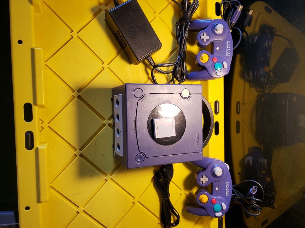 Region Switch Mod Nintendo Gamecube Console, with 2 Nintendo gamecube ...