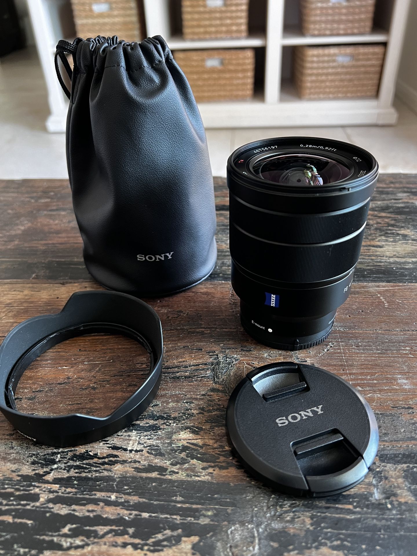 Sony Zeiss 16-35mm FE 4 OSS Camera Lens - Excellent Condition for Sale ...