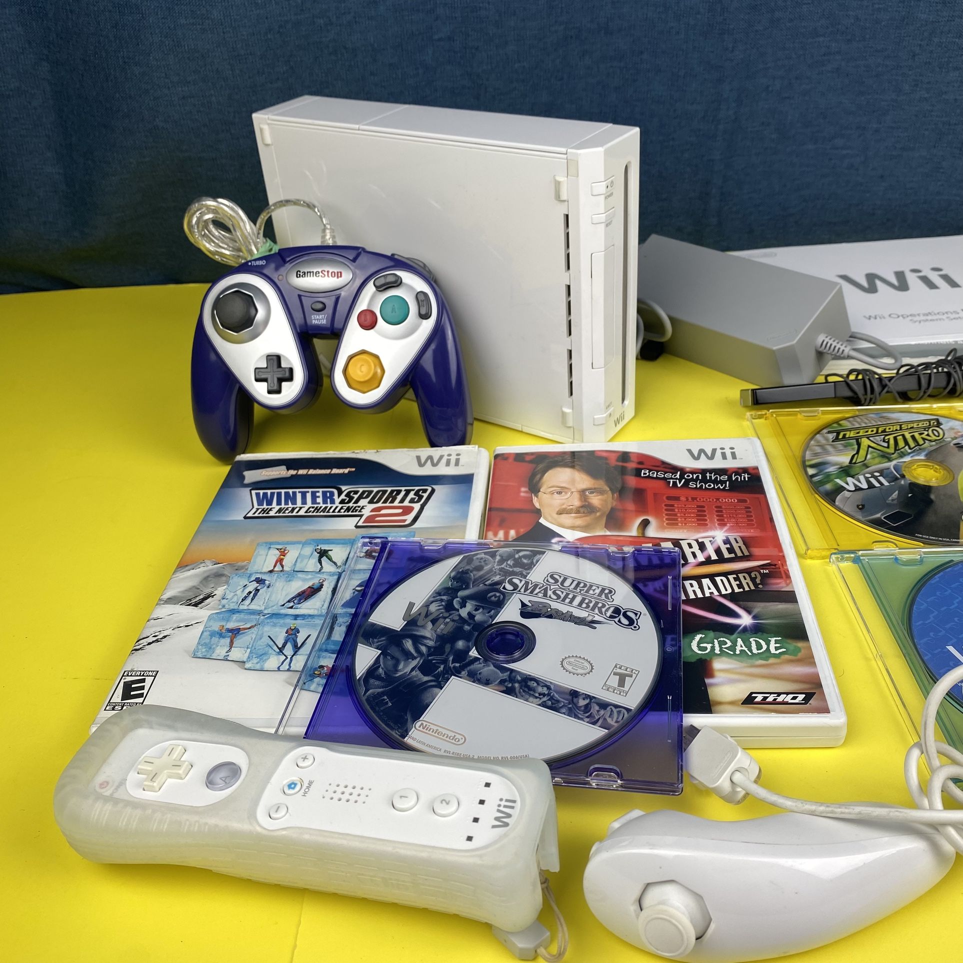 Nintendo Wii Bundle w/ GameCube Controller + Wii Controller & 7 Games ...