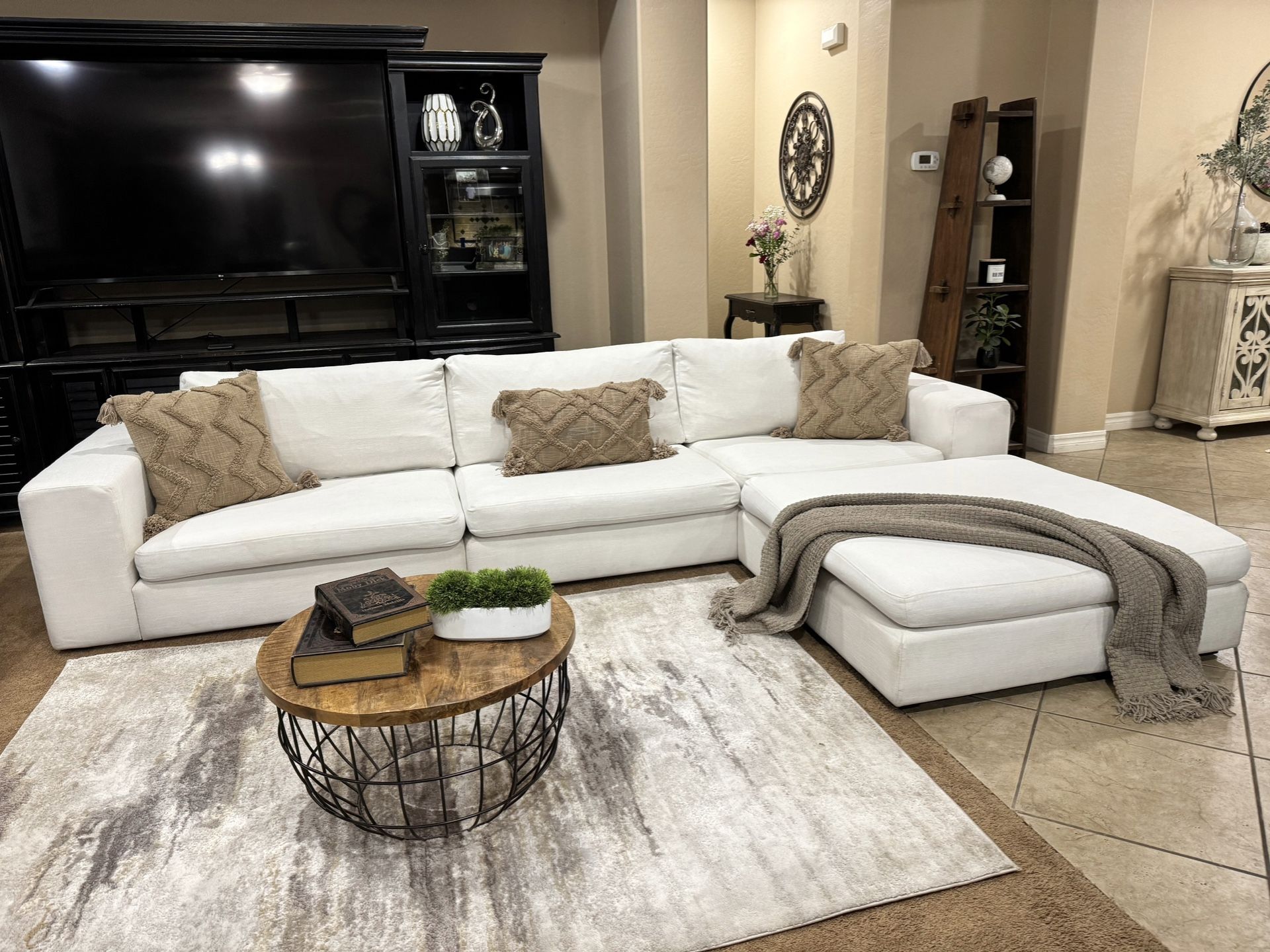 White Article Sectional Cloud Couch for Sale in Chandler, AZ - OfferUp