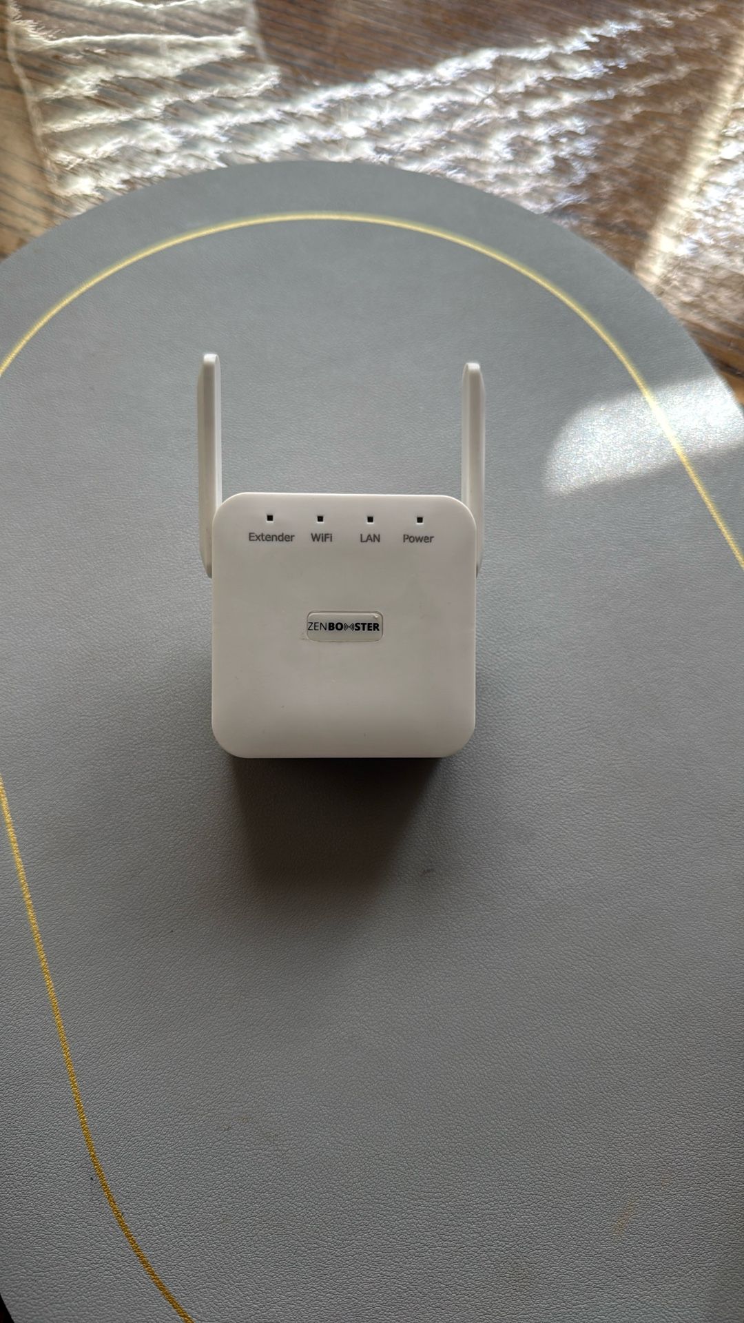 WIFI EXTENDER for Sale in Windsor Hills, CA - OfferUp