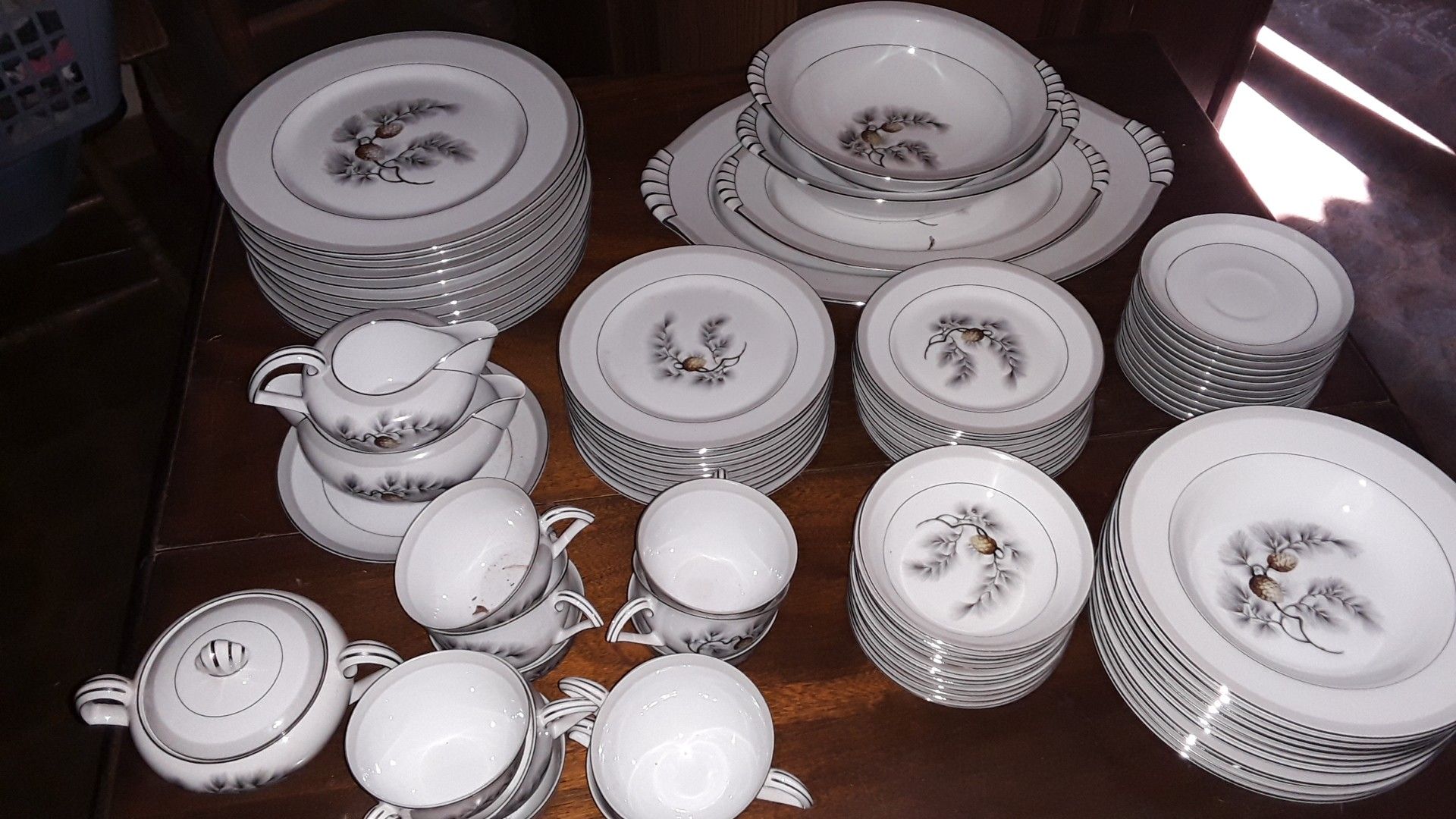 Kent china "silver pine " for Sale in Santa Ana, CA - OfferUp