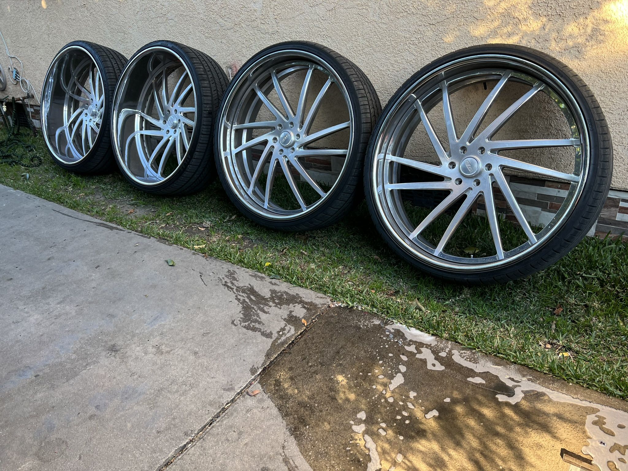 30 Inch Rims And Tires MTW 6 Lugs for Sale in Huntington Park, CA - OfferUp