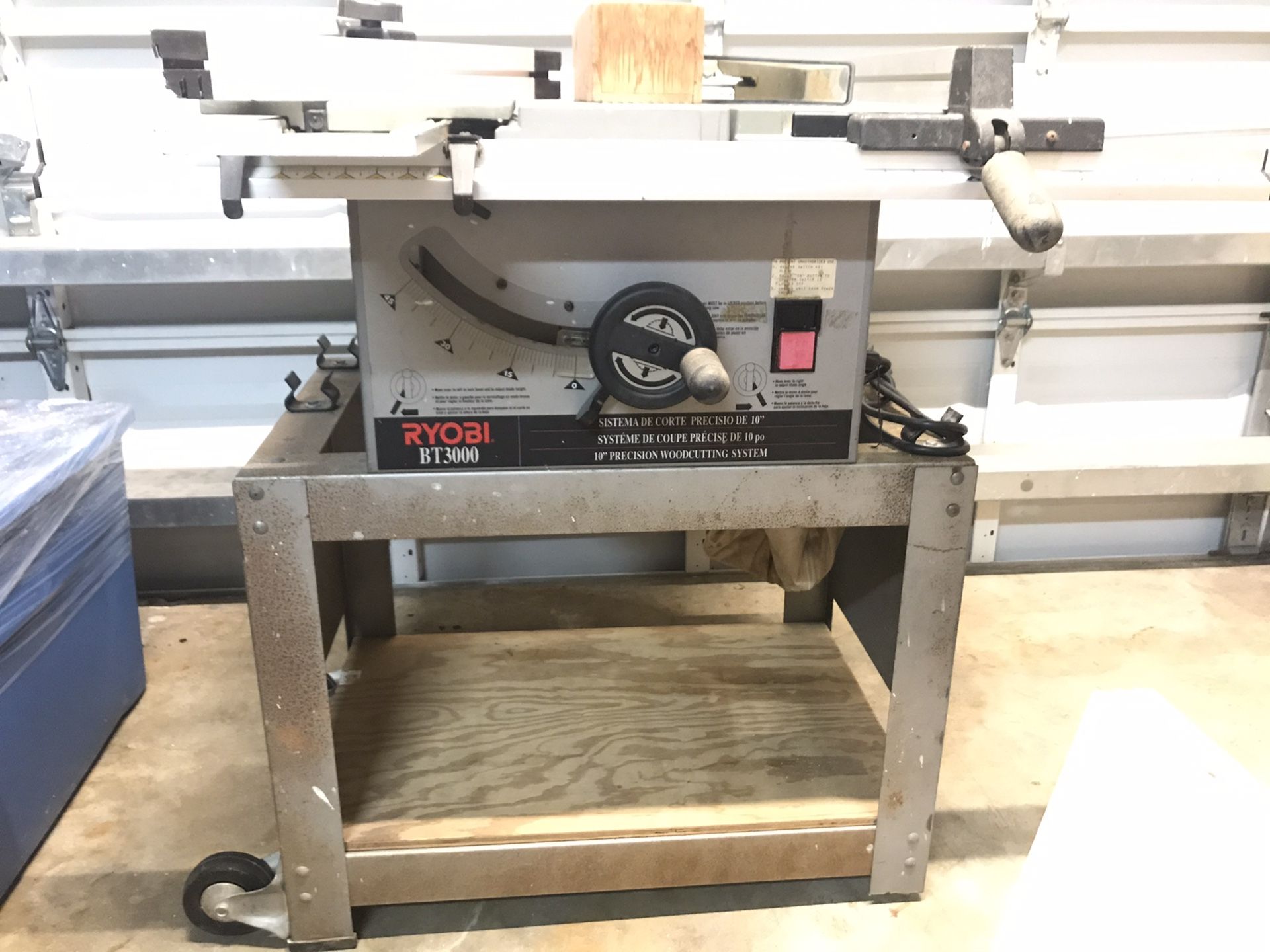 Ryobi BT3000 table saw 90.00 obo for Sale in Miami, FL - OfferUp