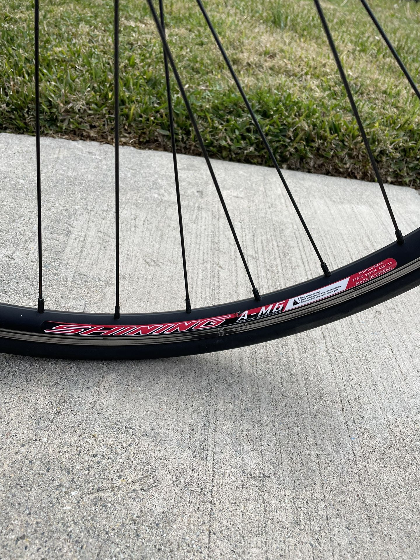 Throne Cycles Phantom 25" Single Speed Aluminum Fixed Gear Bike for ...