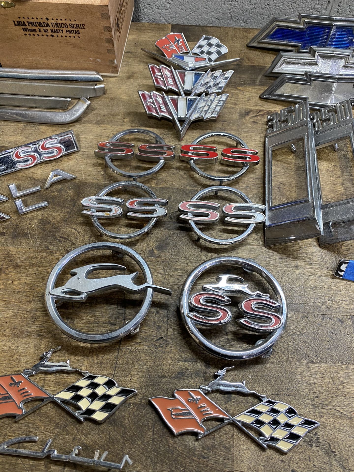 1963 1964 CHEVROLET IMPALA EMBLEMS 63 64 SS for Sale in Hialeah, FL ...