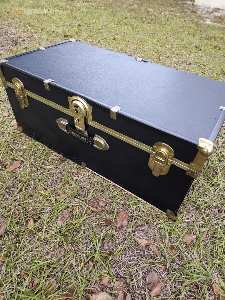 Steamer Trunk Chest Vintage Seward Trunk Black Gold Concourse Travel ...