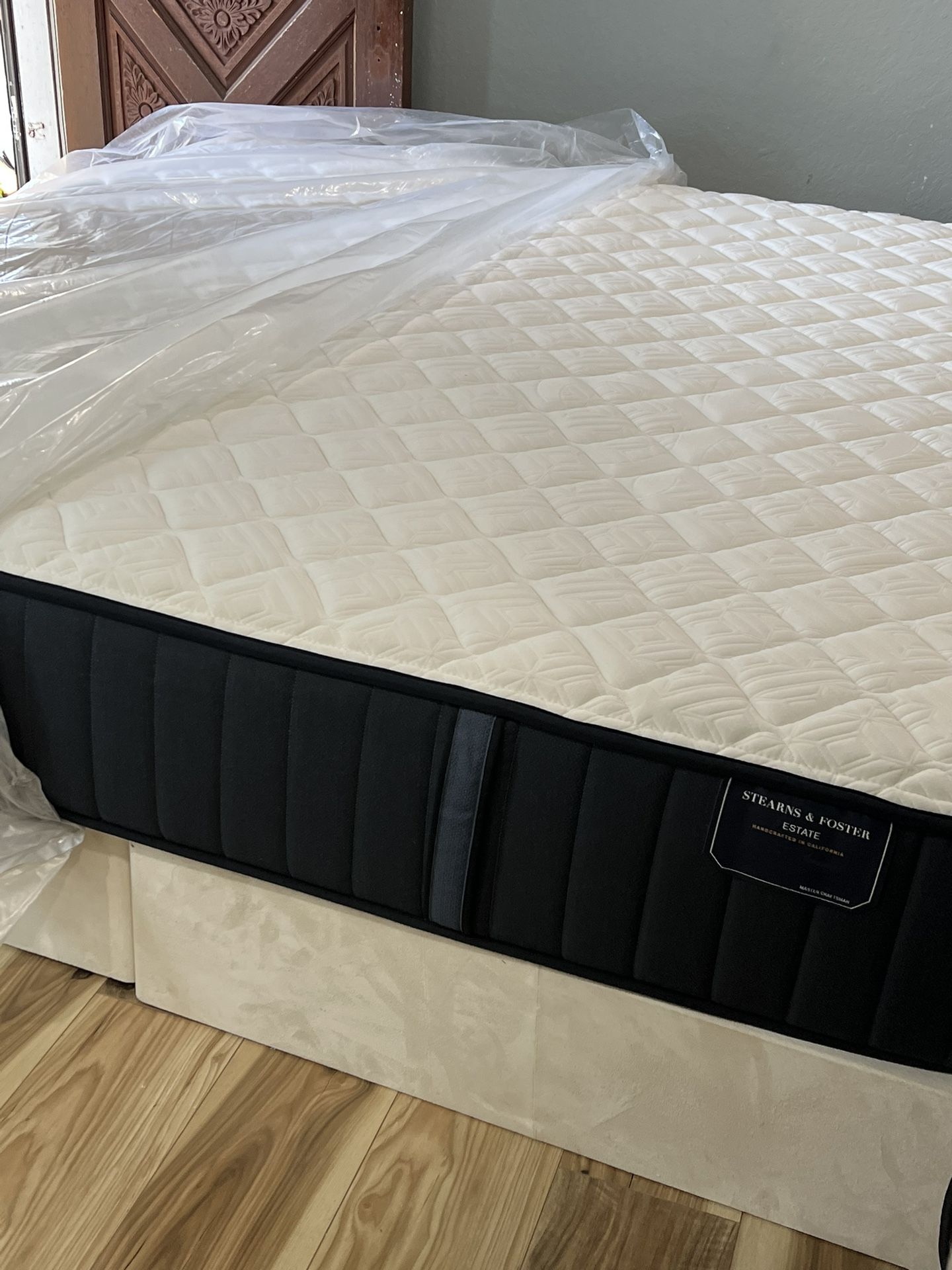 NEW KING SIZE STEARN FOSTER MATTRESS WITH BOX SPRING DELIVERY AVAILABLE ...