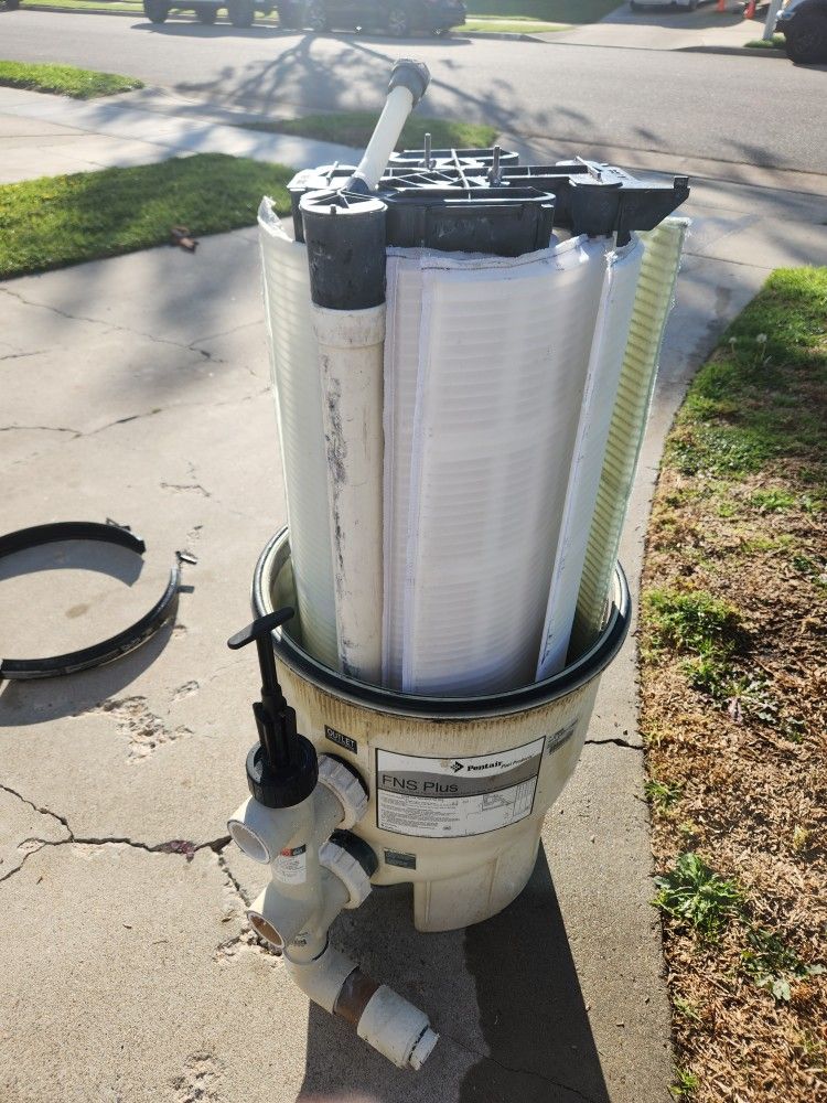 Pentair FNS Plus 60sqft DE Pool Filter for Sale in Huntington Beach, CA ...