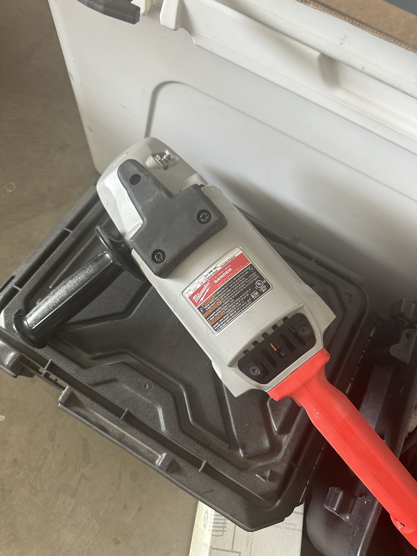 Milwaukee 7in. or 9in. Grinder — 15 Amp, 6000 RPM, Model# 6088-30 for ...