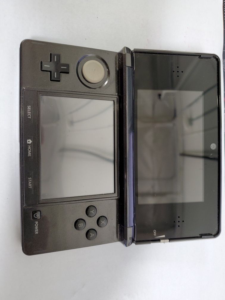 Nintendo 3DS Black (1st Gen) for Sale in Lynwood, CA - OfferUp