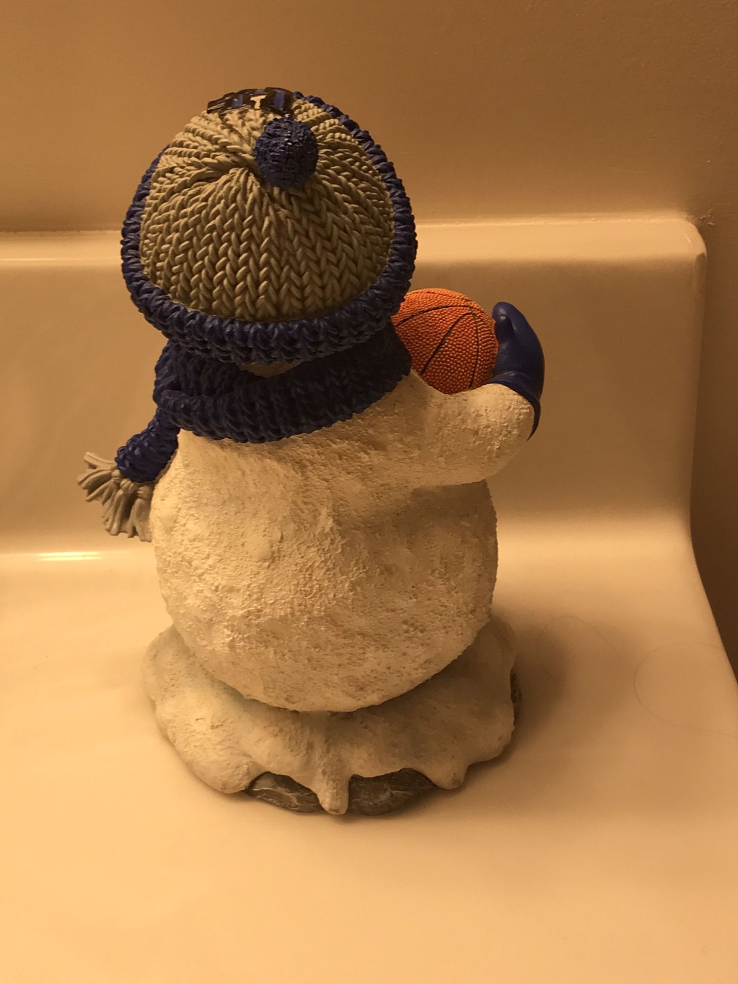 The University of Kentucky Wildcats Ridgewood Collection winter snowman ...