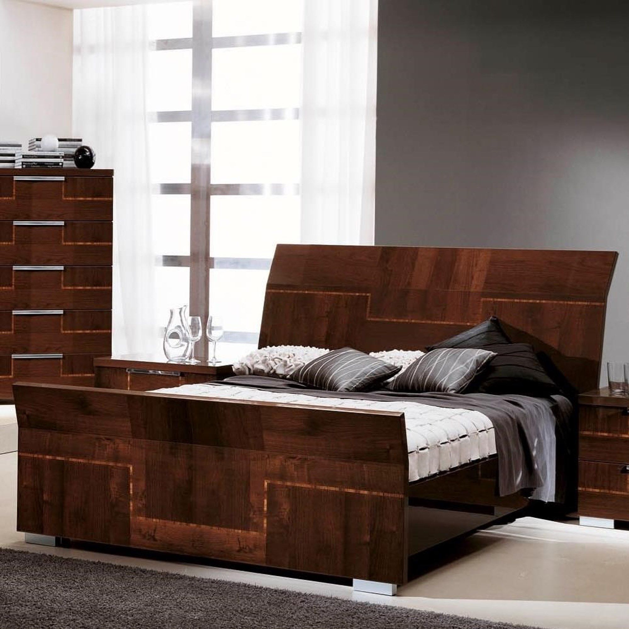 Dania Pisa Queen Sleigh Bed, made in Italy. for Sale in Bremerton, WA ...