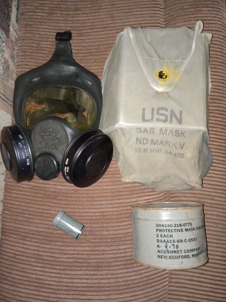 US Navy ND Mark V GAS MASK w/ Bag, Spare Filters 1950's for Sale in ...