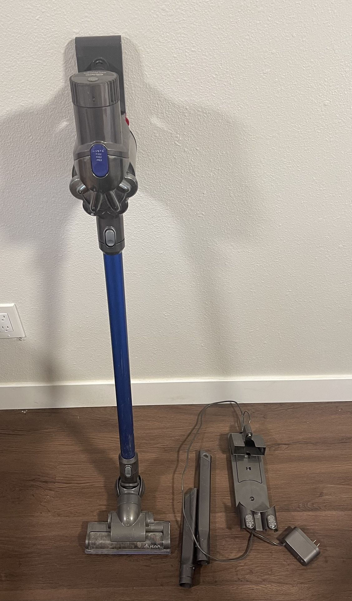 FREE Dyson DC44 Animal Cordless Vacuum (Needs Battery) for Sale in San ...