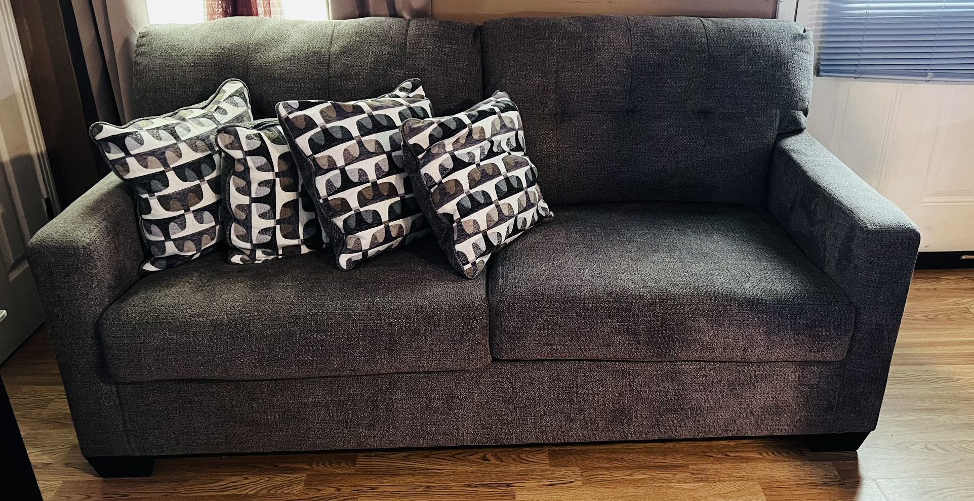 Two Pc Set for Sale in Senatobia, MS - OfferUp