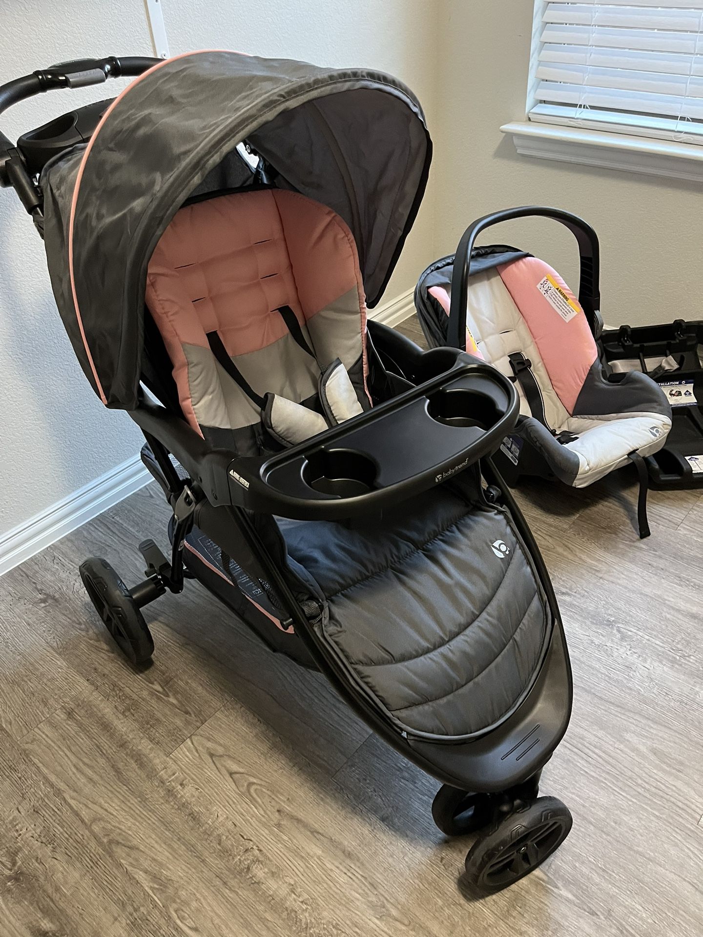Stroller Travel System- Pink for Sale in Dallas, TX - OfferUp