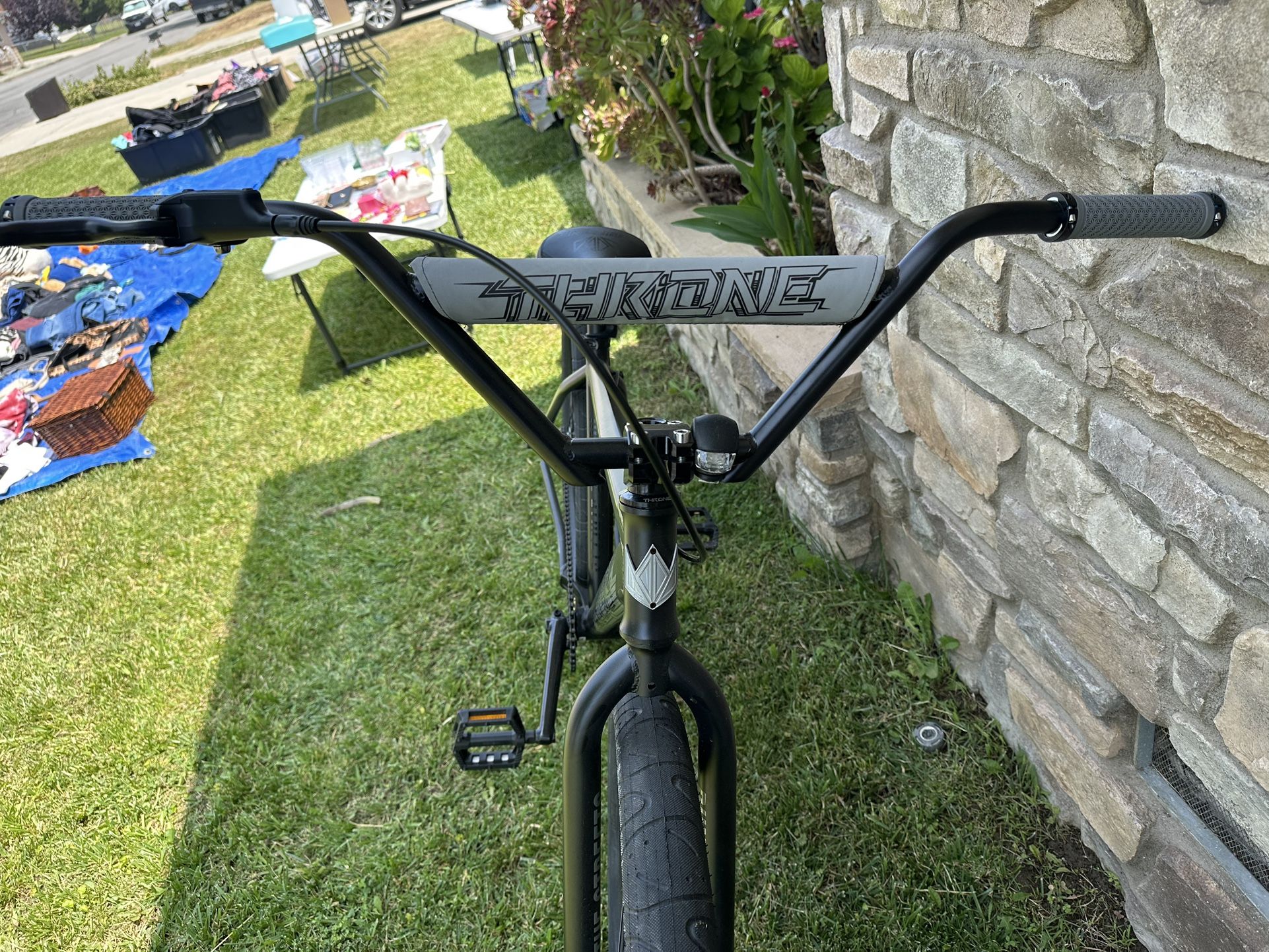 Throne Bike for Sale in Rialto, CA - OfferUp