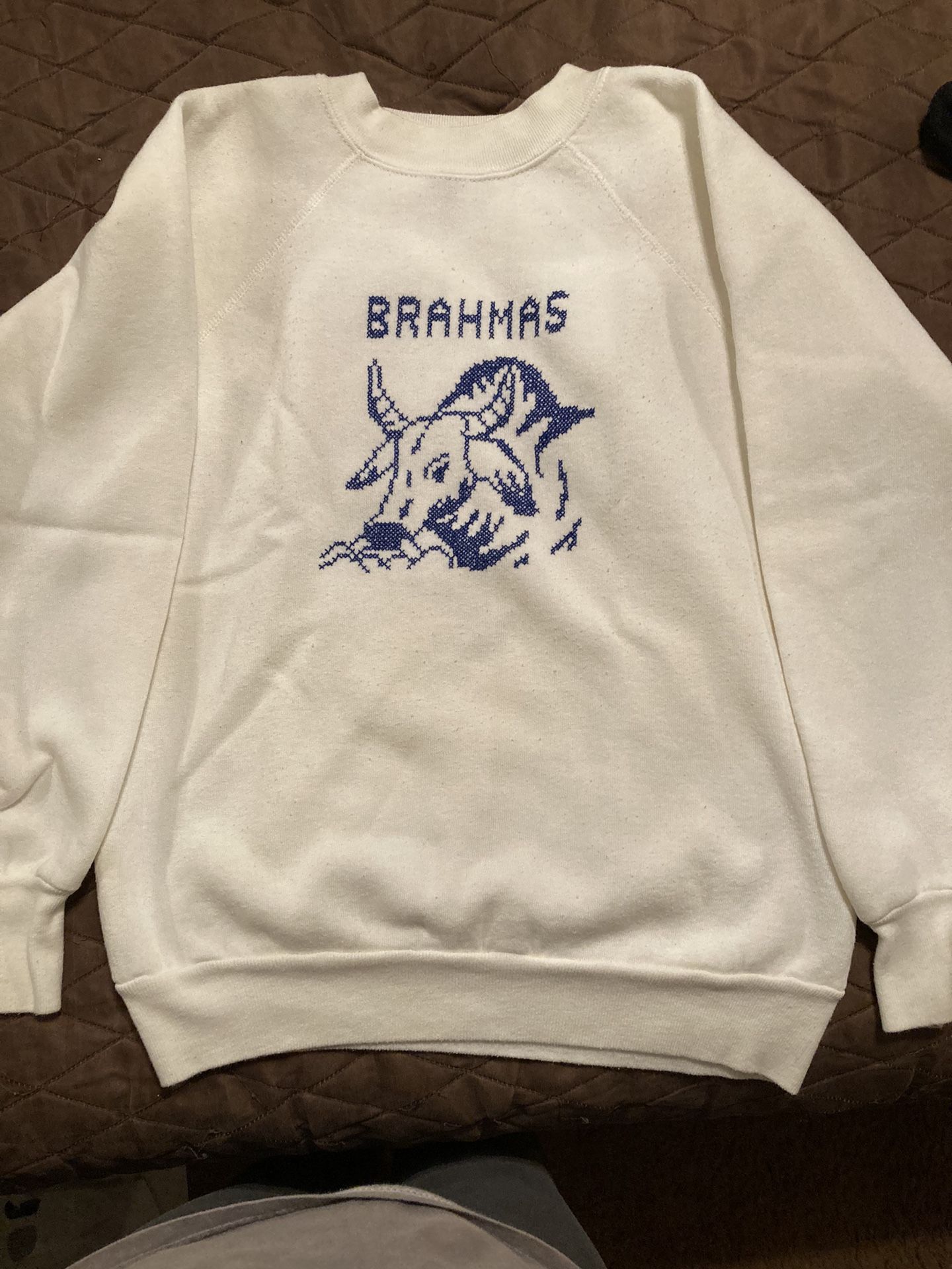 MacArthur Brahmas Sweatshirt for Sale in San Antonio, TX - OfferUp