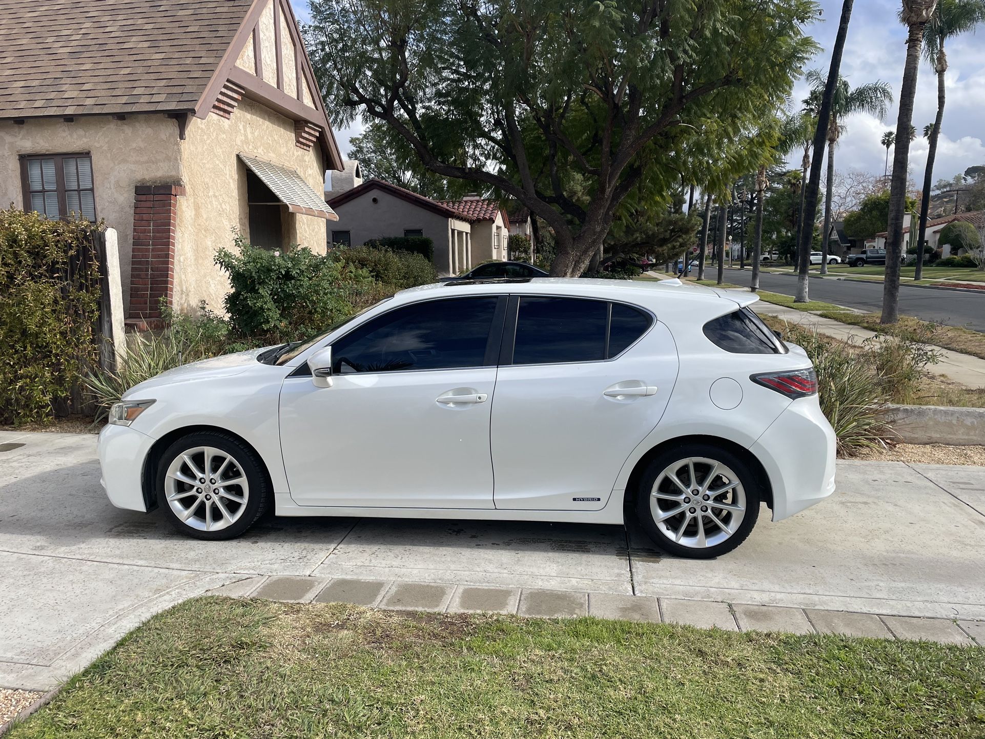 2013 Lexus CT 200h for Sale in Riverside, CA - OfferUp