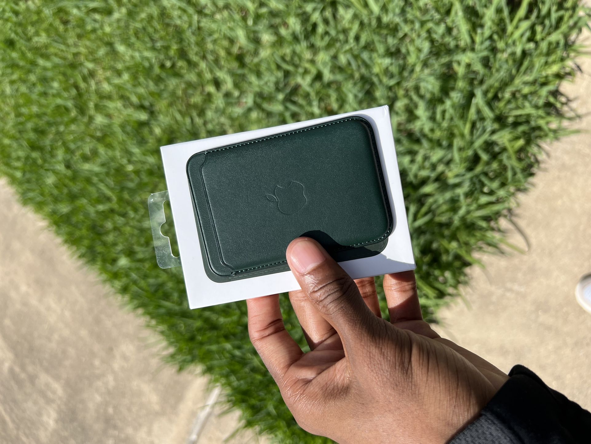 Apple Wallet “Sequoia Green” With Find My Support for Sale in Sugar ...