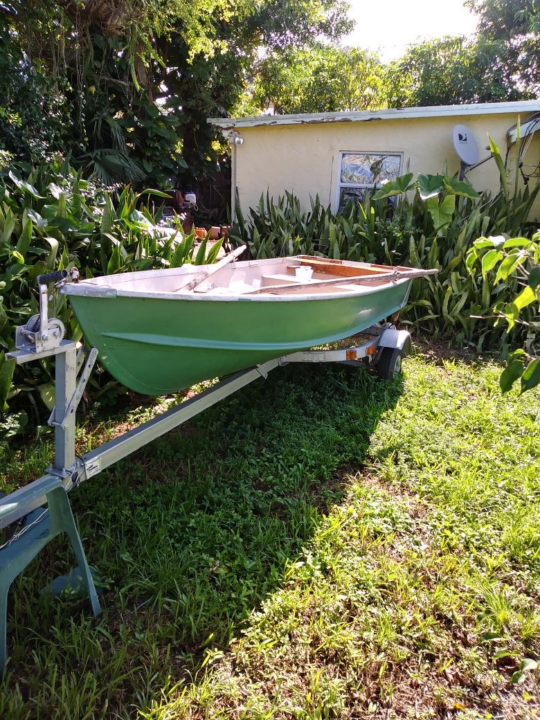 12 foot aluminum row boat for Sale in Haverhill, FL - OfferUp