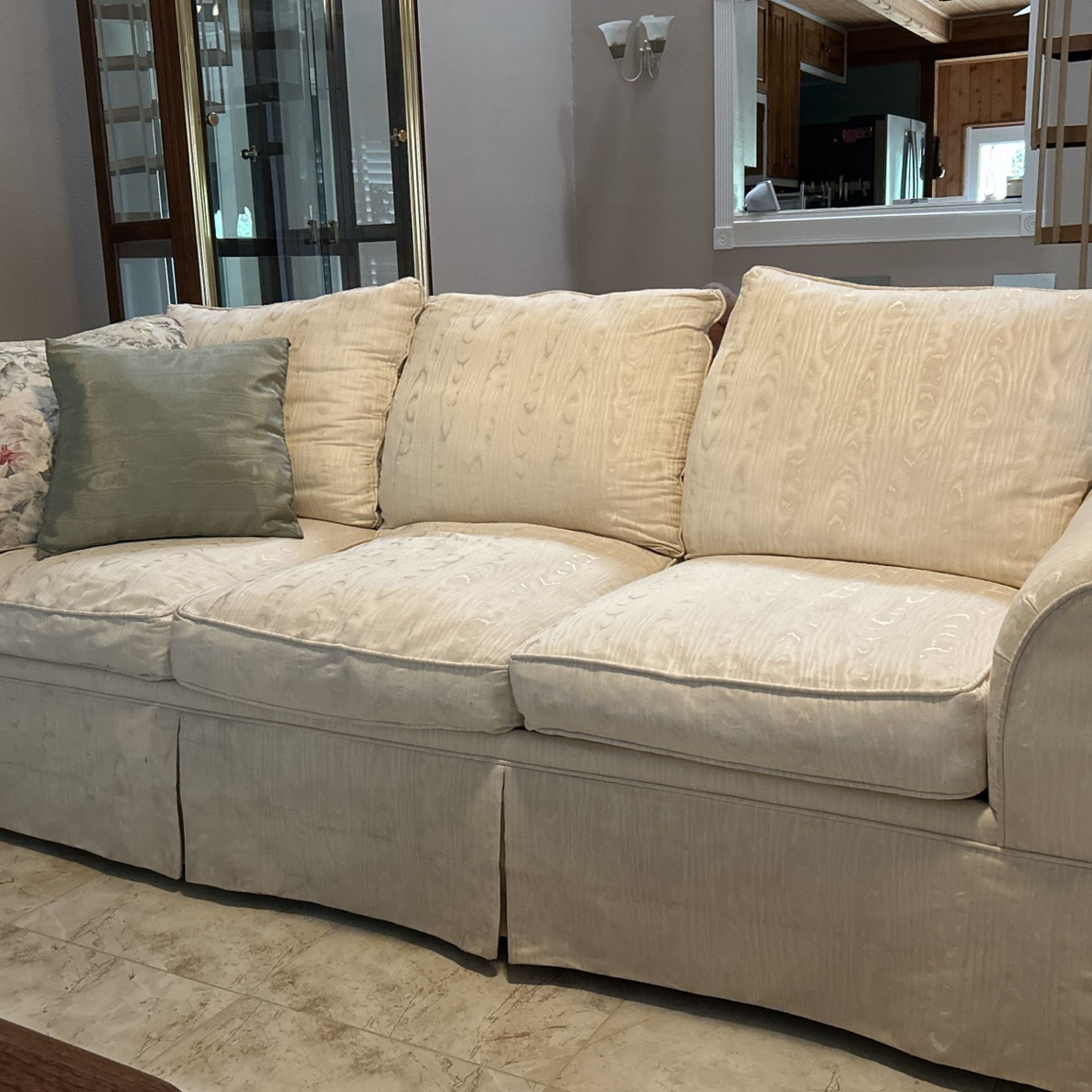 FREE COUCHES for Sale in Austin, TX - OfferUp