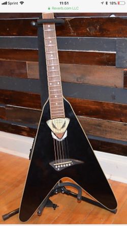Dean Guitar Flying V